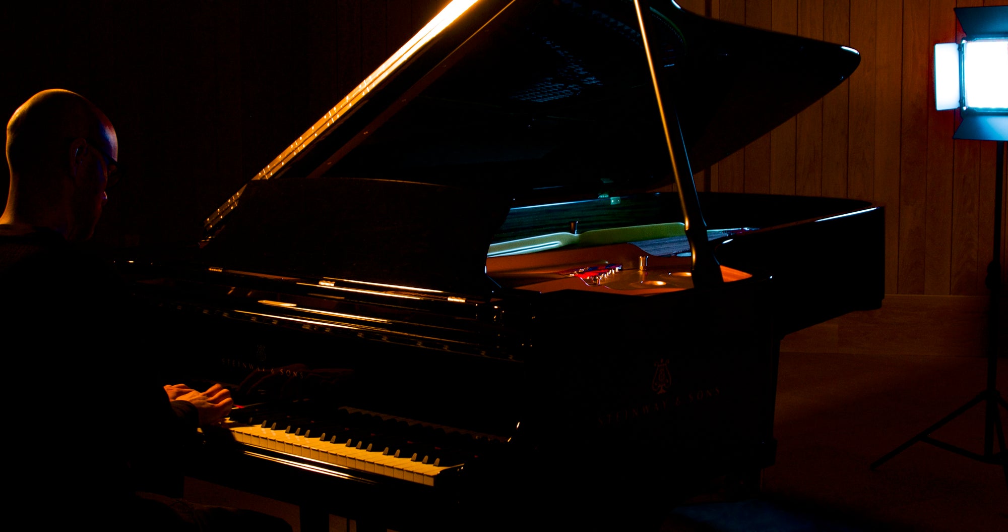 Dark Mode - Max Richter Piano VST Plug-in – SRM Sounds